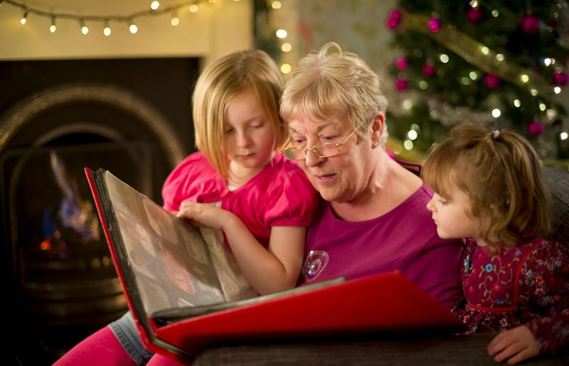 Coping With the First Christmas After Losing Mom | LoveToKnow