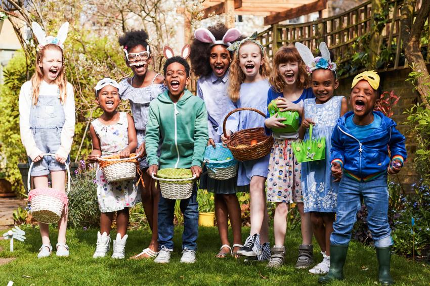 Adorable Easter Family Picture Ideas to Help You Hop Into Spring ...