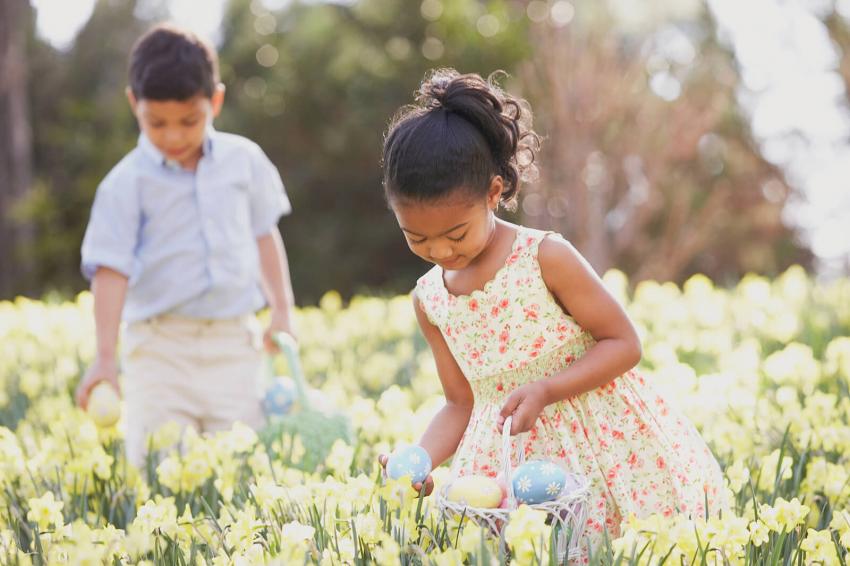 Adorable Easter Family Picture Ideas to Help You Hop Into Spring ...