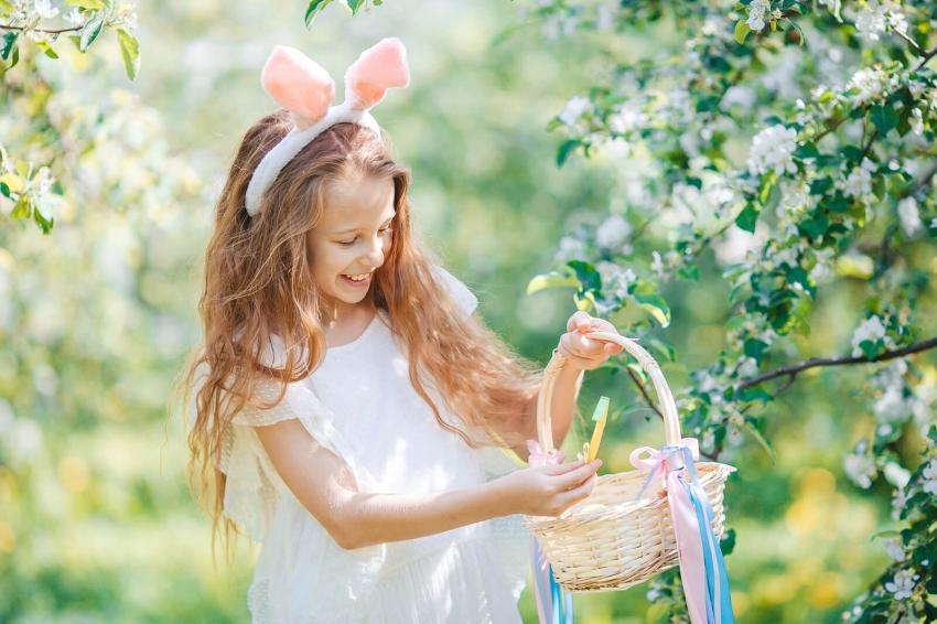 Adorable Easter Family Picture Ideas to Help You Hop Into Spring ...
