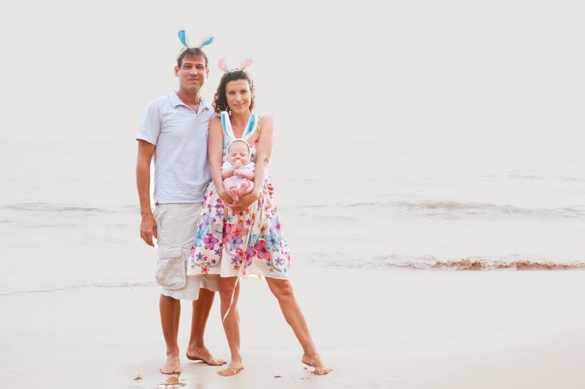Adorable Easter Family Picture Ideas to Help You Hop Into Spring | LoveToKnow
