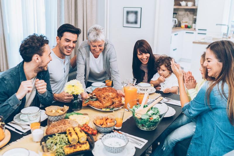 27 Thanksgiving Family Games With Easy Set-Up & Fun for Everyone ...