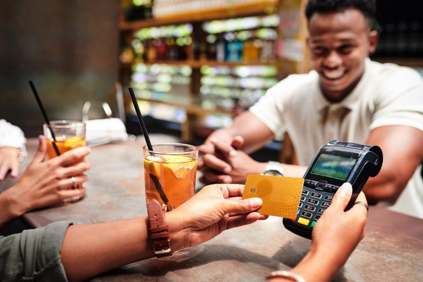 Bar Insights: 19 Things Your Bartender Wants You to Know | LoveToKnow