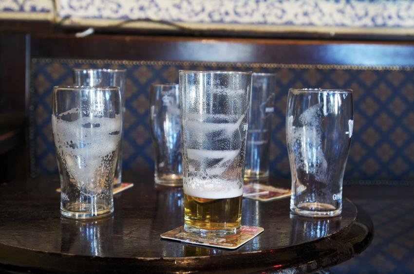 Bar Insights: 19 Things Your Bartender Wants You to Know | LoveToKnow