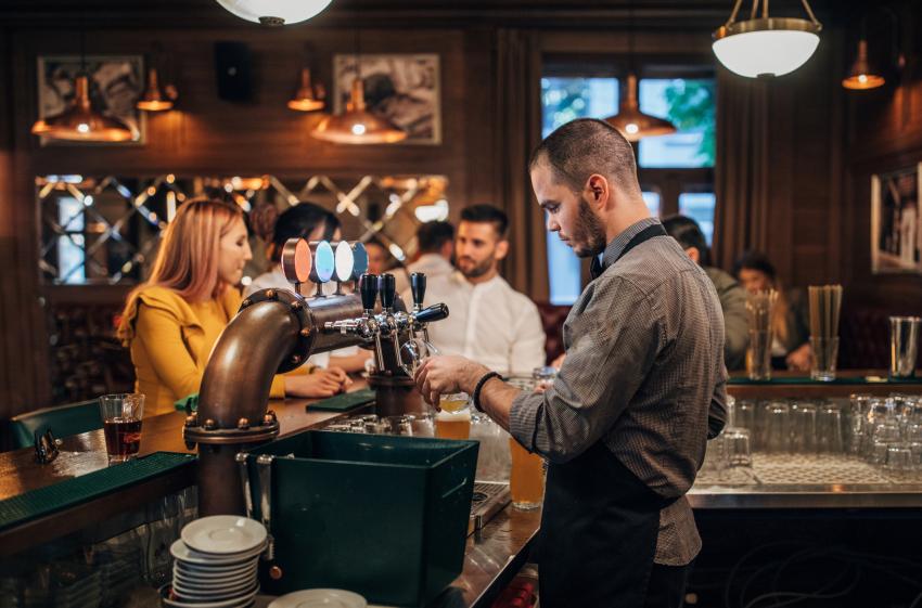 Bar Insights: 19 Things Your Bartender Wants You to Know | LoveToKnow