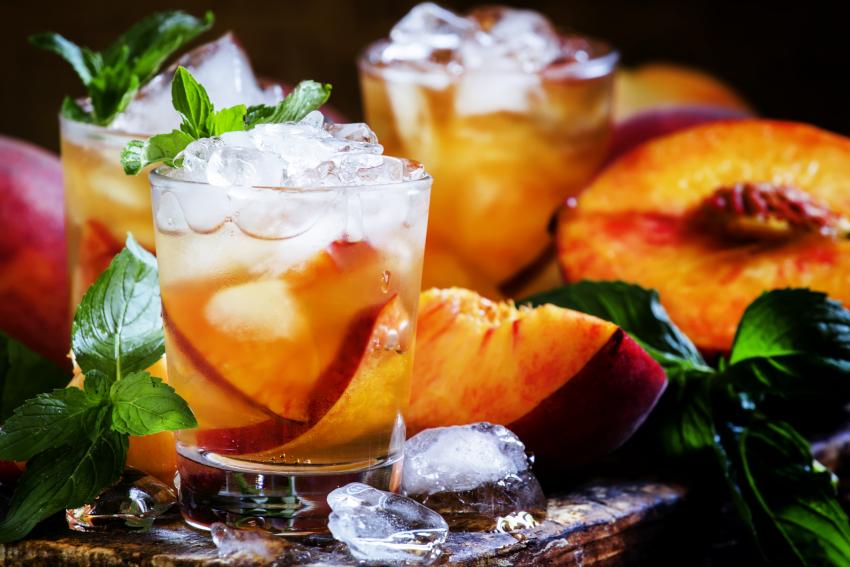 7 Peach Mocktails That Won't Leave You Feeling Fuzzy | LoveToKnow