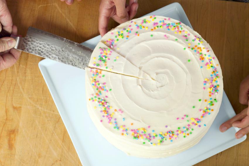 14 Types of Frosting & How to Use Them for Creative Bakes | LoveToKnow