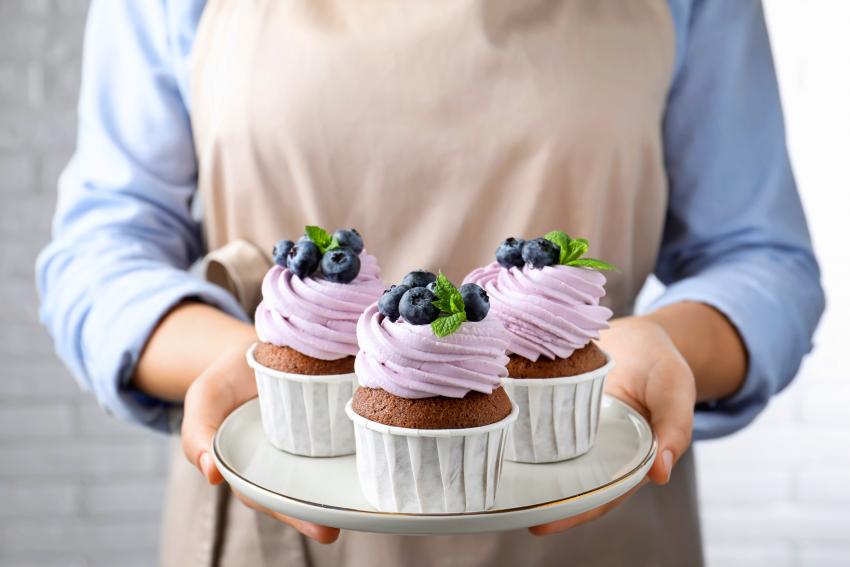 14 Types of Frosting & How to Use Them for Creative Bakes | LoveToKnow