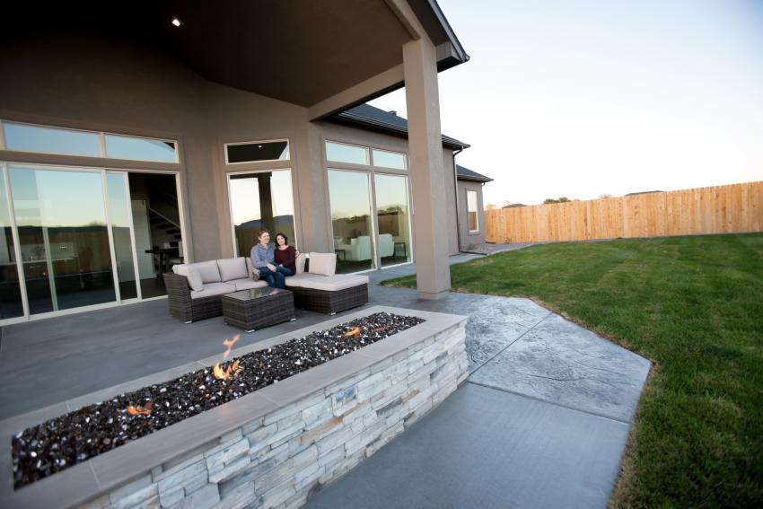 13 DIY Fire Pit Ideas for the Perfect Outdoor Gathering Spot | LoveToKnow