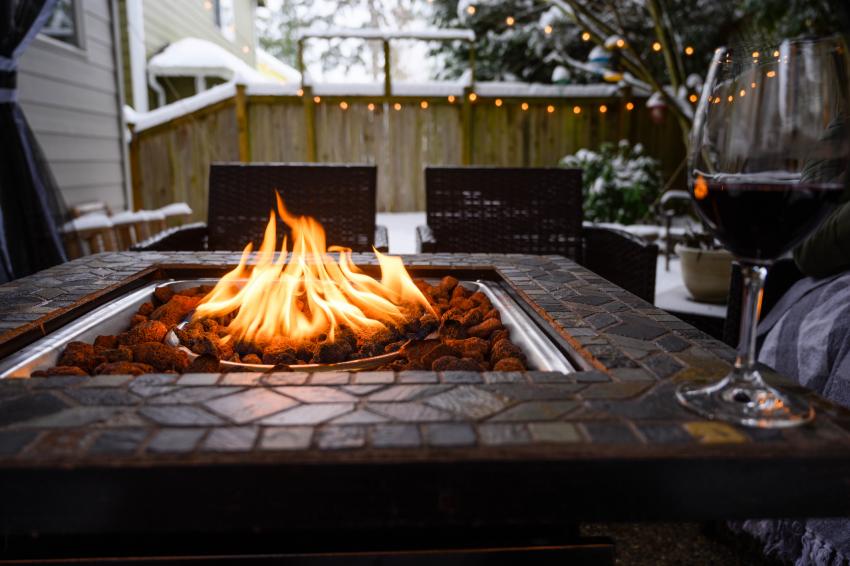 13 DIY Fire Pit Ideas for the Perfect Outdoor Gathering Spot | LoveToKnow