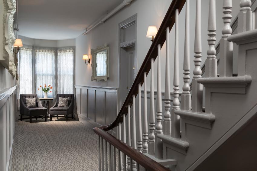 9 Enclosed Stairway Decorating Ideas so You Can Climb in Style | LoveToKnow