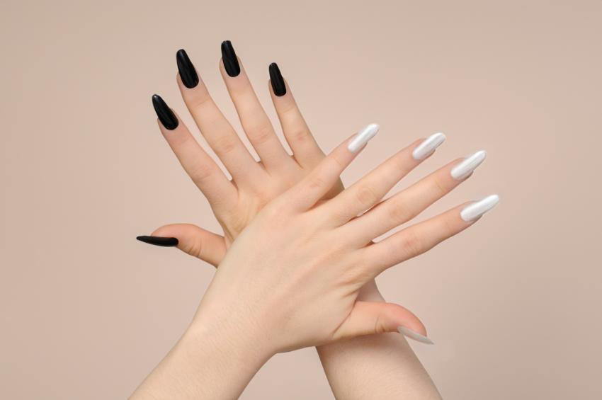 25 Chic, Sleek & Edgy Black Nail Ideas for Any Season | LoveToKnow