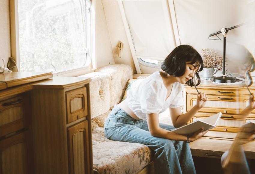 13 Camper Decor Ideas to Personalize Your Home on Wheels | LoveToKnow