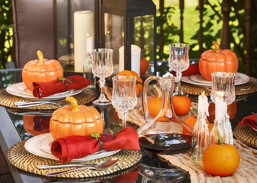 21 Warm & Cozy Fall Table Decor Ideas to Welcome Autumn | LoveToKnow