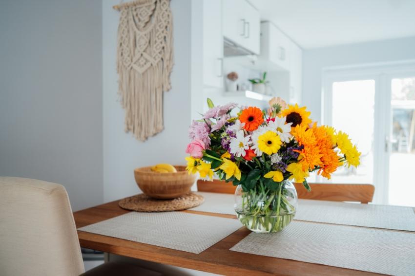 Spring Refresh: 9 Ways to Add a Touch of Spring to Your Decor | LoveToKnow