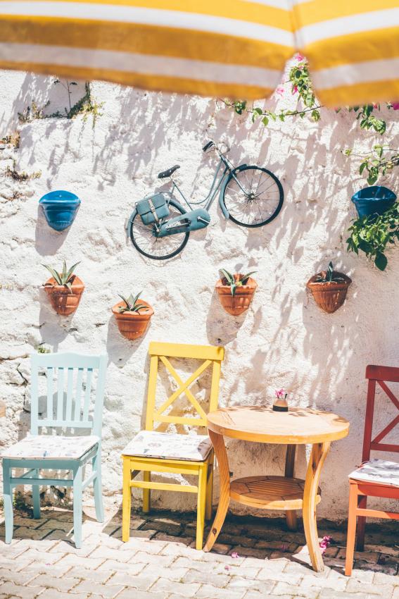 12 Easy Patio Wall Ideas to Spruce Up Your Outdoor Space | LoveToKnow