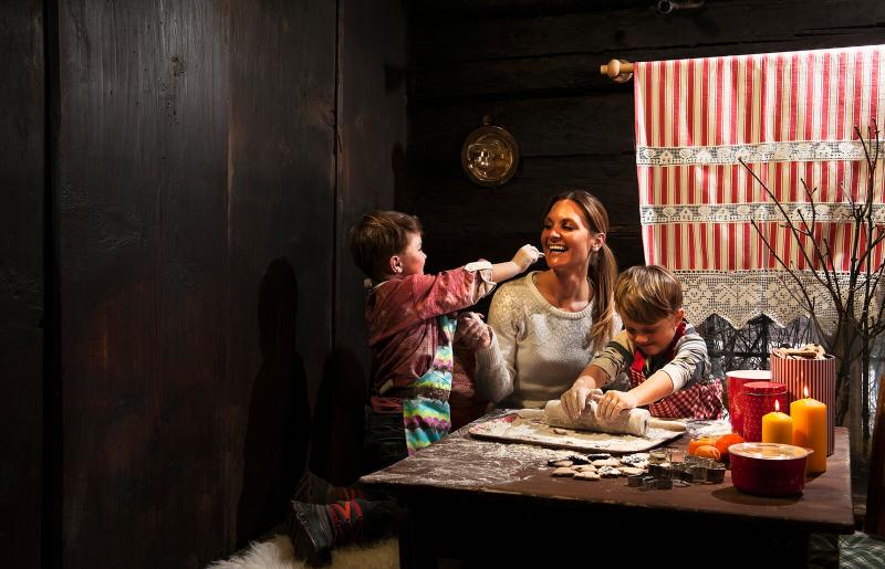 Taurus Mothers: Navigating Zodiac Compatibility with Children | LoveToKnow