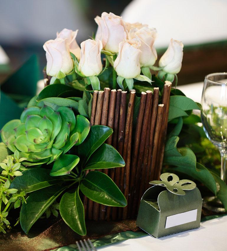 Chic & Simple Brunch Table Decorations: 15 Ideas | LoveToKnow