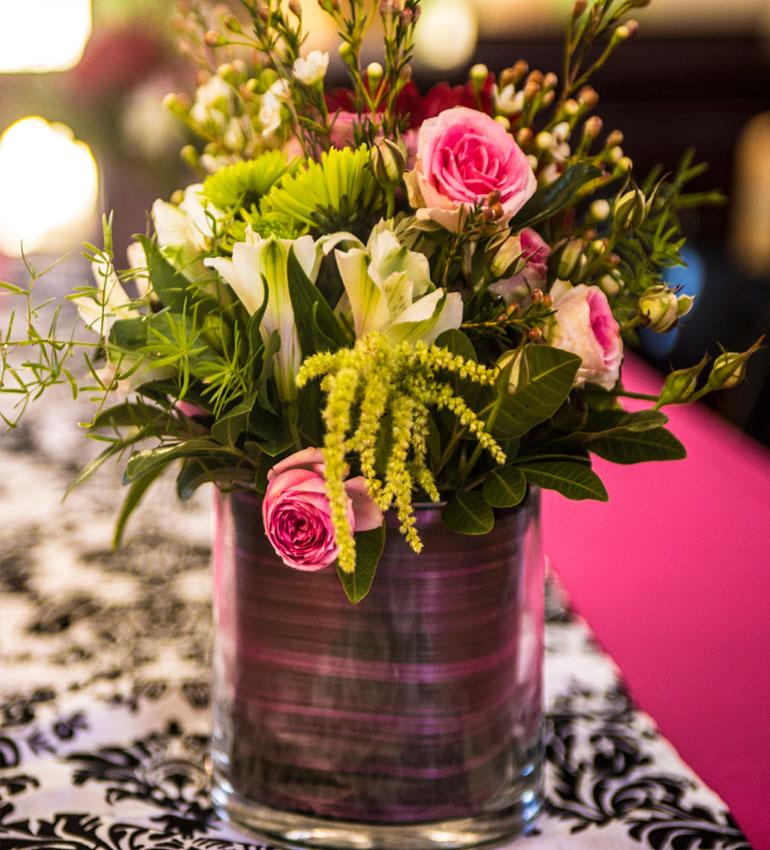 Chic & Simple Brunch Table Decorations: 15 Ideas | LoveToKnow