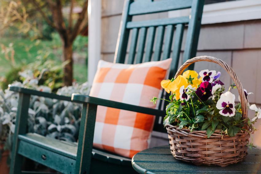 17 Spring Porch Decor Ideas to Refresh Your Outdoor Space | LoveToKnow