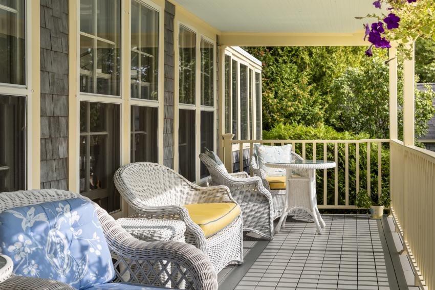 17 Spring Porch Decor Ideas to Refresh Your Outdoor Space | LoveToKnow