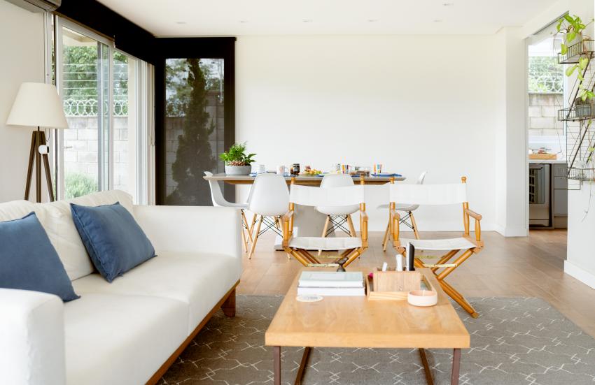 22 Stylish Ideas to Decorate a Modern Keeping Room | LoveToKnow