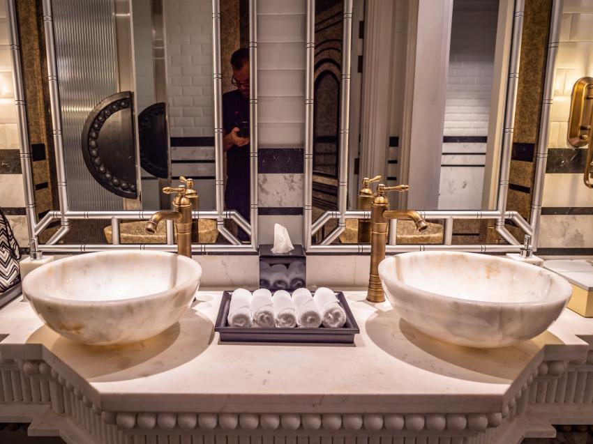 22 Hollywood Regency Style Ideas for a Glam Design Scheme | LoveToKnow