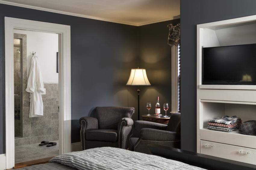 13 Clever Designer Ideas for a Hidden TV | LoveToKnow