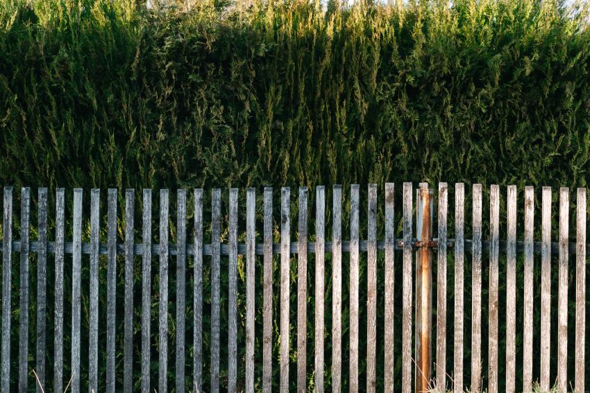 26 Wood Slat Wall Ideas for a Modern Home Interior or Exterior | LoveToKnow