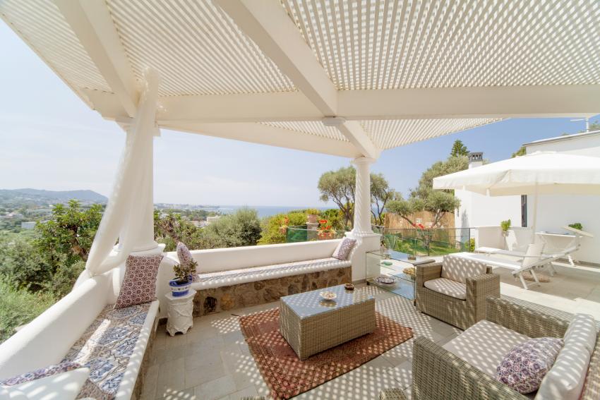 9 Decorative Lattice Ideas for a Charming Interior or Exterior | LoveToKnow