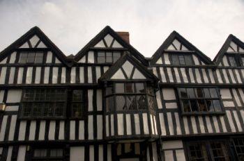 A Close Look at Tudor Architecture and Its Royal Features | LoveToKnow
