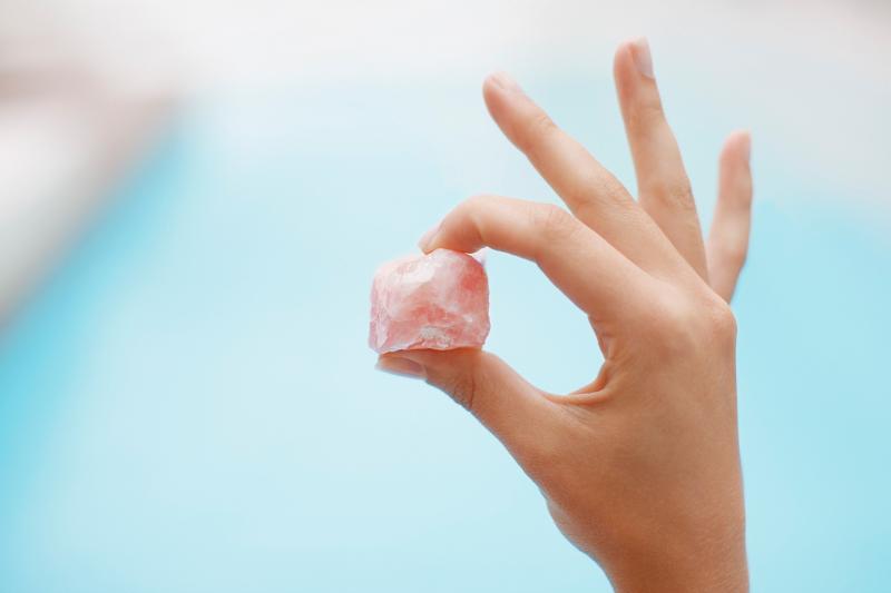 January Birthstone Guide: Stunning Garnet and Rose Quartz | LoveToKnow