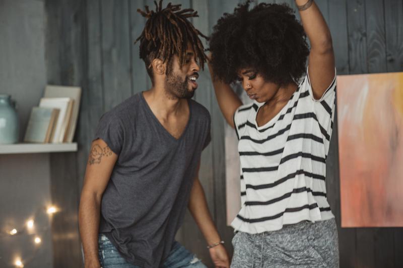 Leo Man & Sagittarius Woman Compatibility: A Fiery Match | LoveToKnow