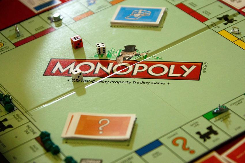 14 Examples of Mandela Effect That’ll Break Your Brain | LoveToKnow