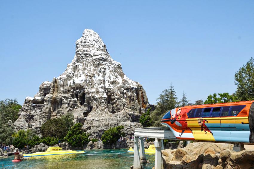12 of the Most Popular Rides at Disneyland Worth Waiting in Line For ...
