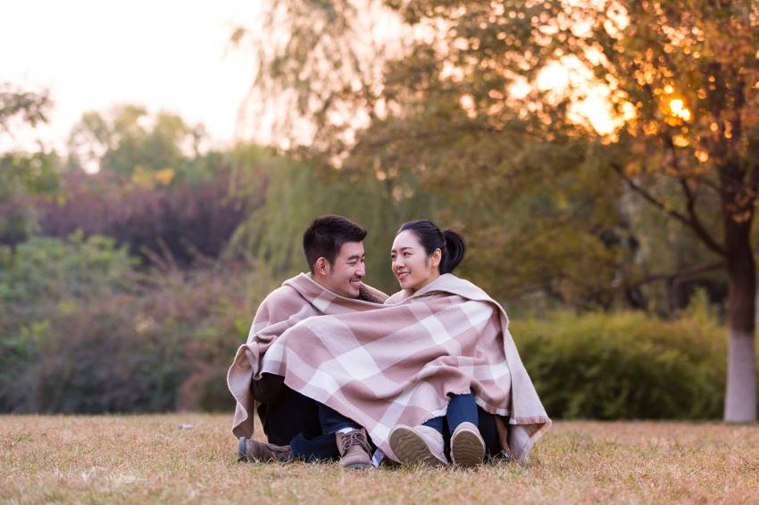 16 Sweet Couple Photoshoot Ideas to Show Off Your Bond | LoveToKnow