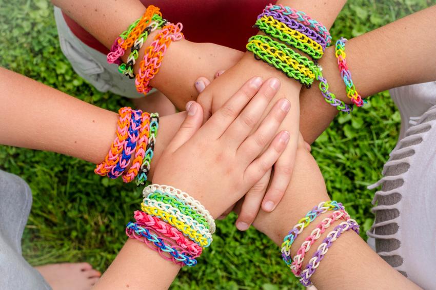 12 Friendship Symbols From Across the Ages | LoveToKnow