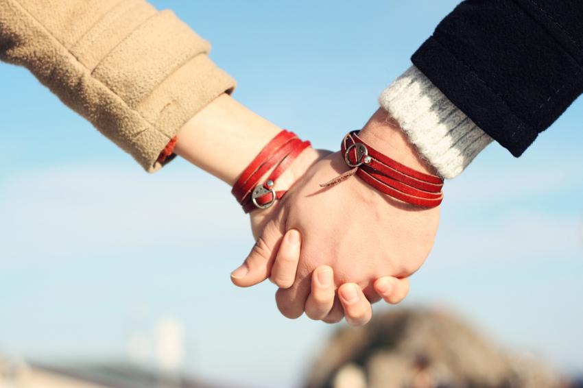 12 Friendship Symbols From Across the Ages | LoveToKnow