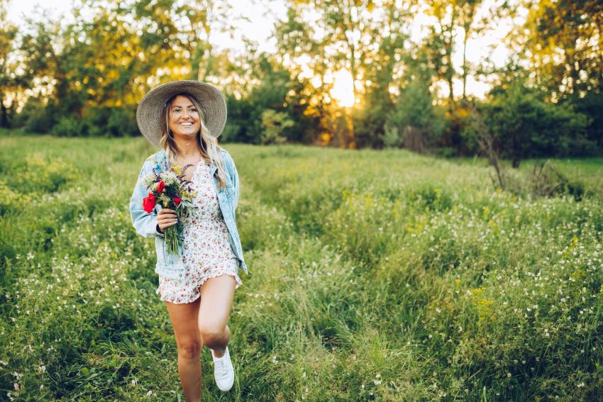 These 16 Apple Picking Outfit Ideas Are Stylish to the Core | LoveToKnow