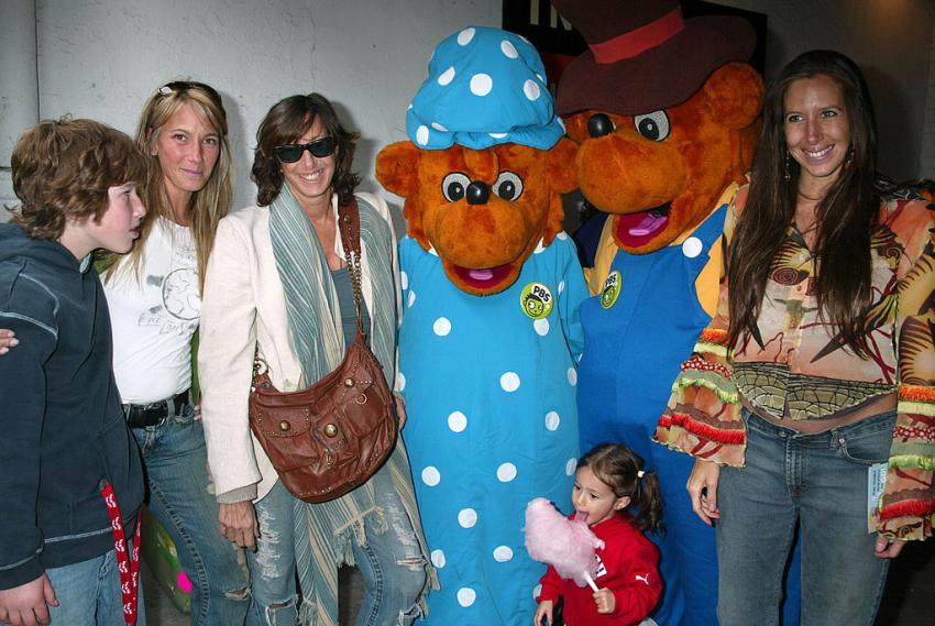 55 Childhood Shows Worth Rewatching With Your Own Kids | LoveToKnow