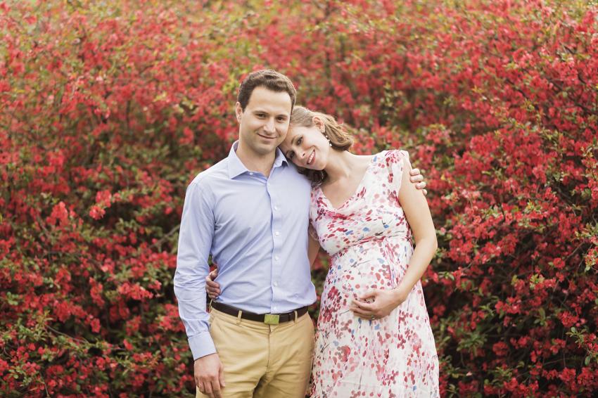 18 Unique Maternity Photo Ideas to Show Off Your Baby Bump | LoveToKnow