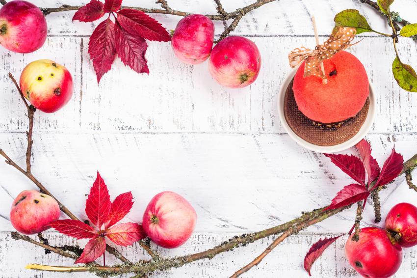 30+ Halloween Table Decor & Centerpiece Ideas From Elegant to Eerie ...