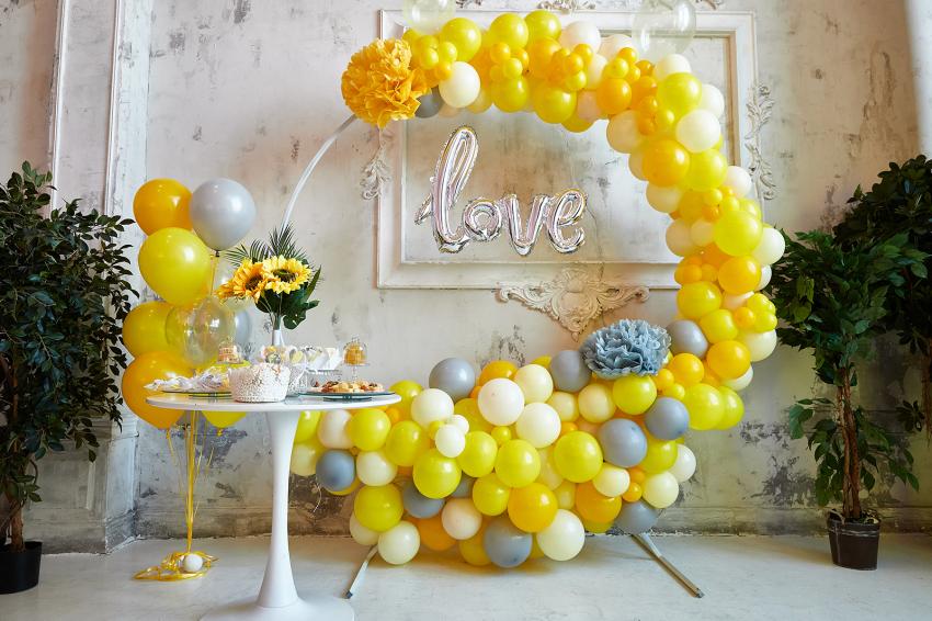 10 DIY Balloon Centerpiece Ideas for Every Occasion | LoveToKnow
