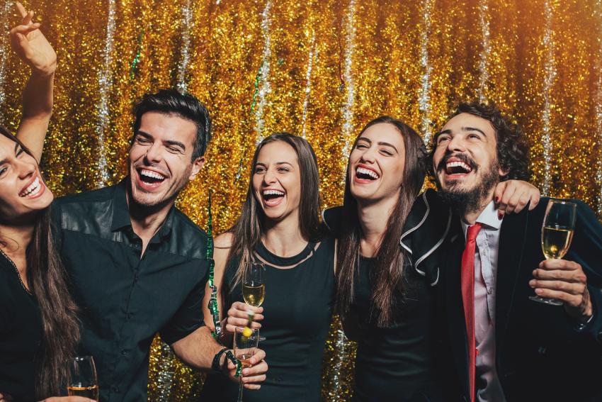 8 Ideas for a Gold-Themed Party That Glitters | LoveToKnow