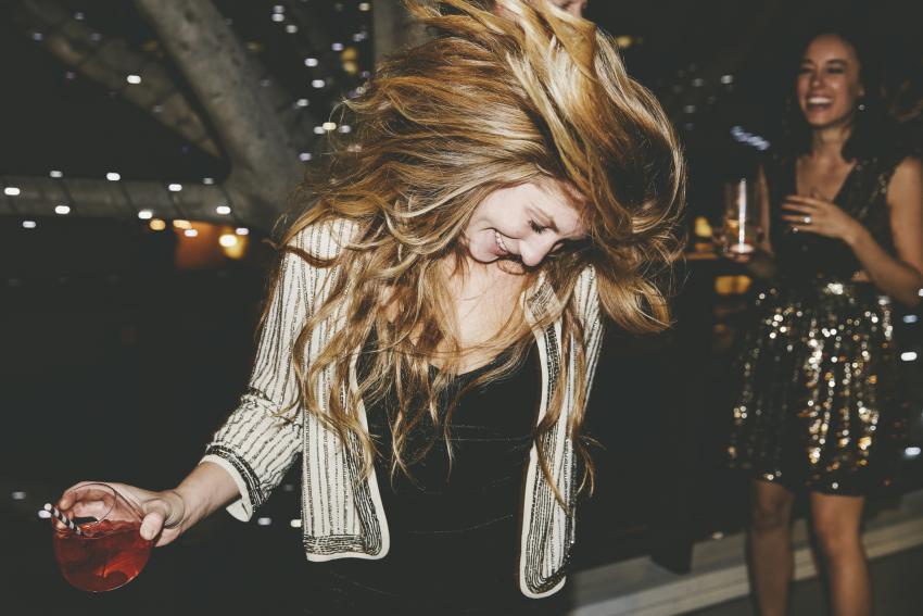 8 Ideas for a Gold-Themed Party That Glitters | LoveToKnow