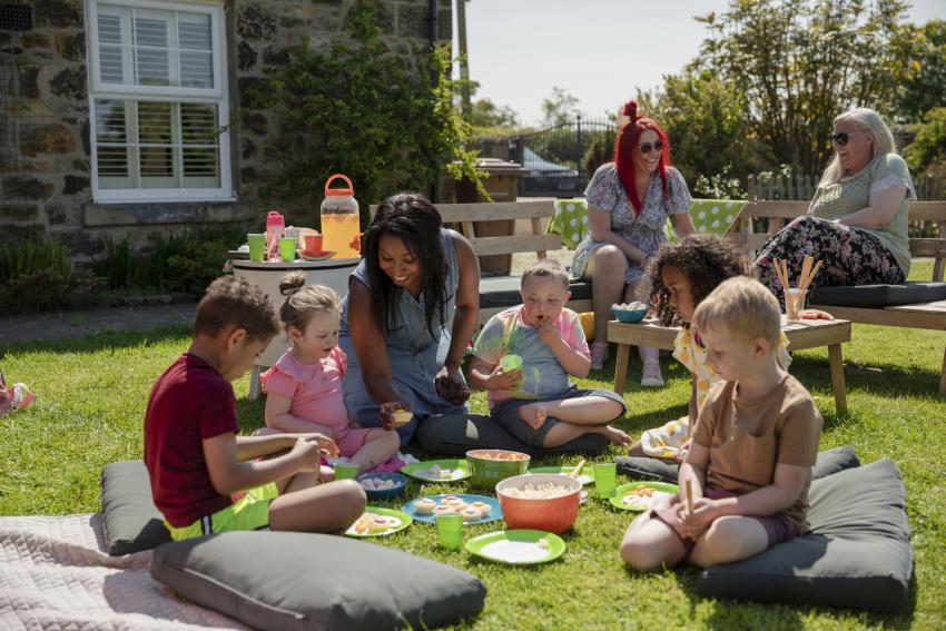 Go Beyond Baskets & Blankets With 10 Clever Picnic Party Ideas | LoveToKnow