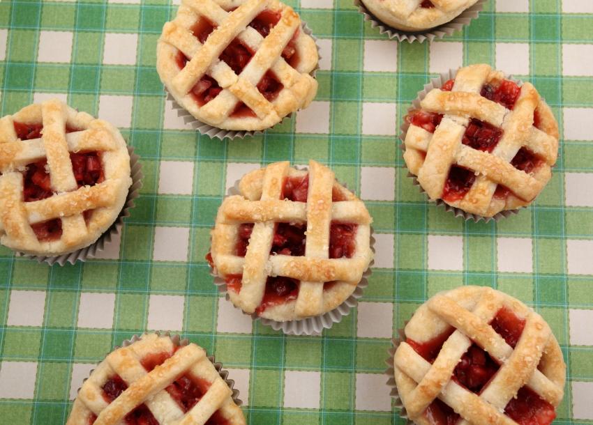 Go Beyond Baskets & Blankets With 10 Clever Picnic Party Ideas | LoveToKnow