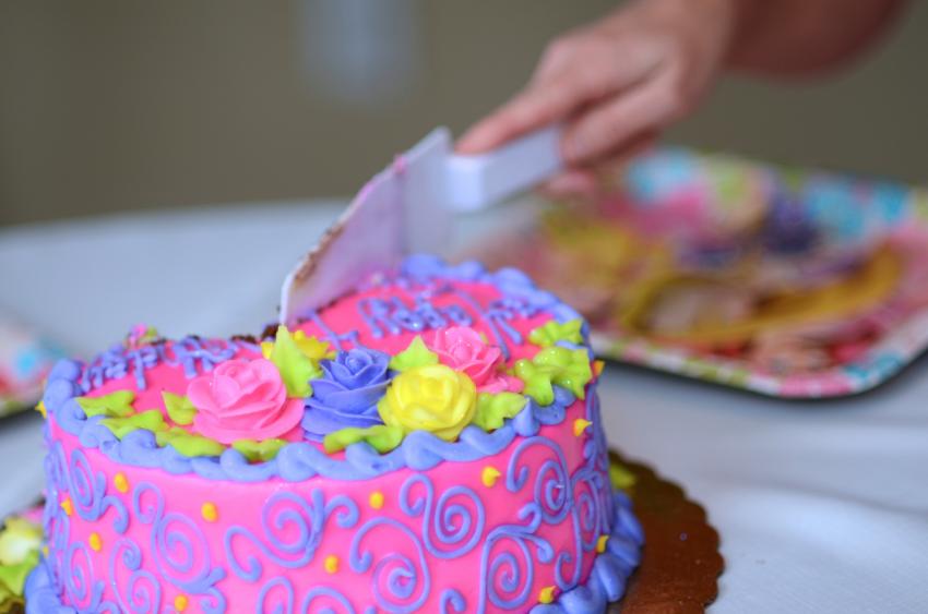 15 Neon Party Ideas Glowing With Pizzaz | LoveToKnow