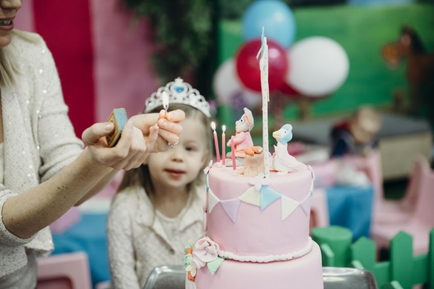 16 Princess Cake Ideas for a Royal Celebration | LoveToKnow