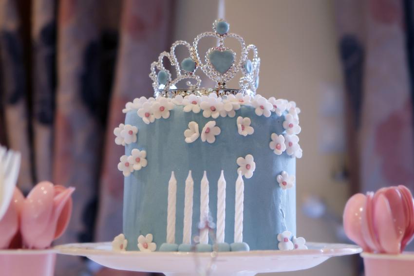 16 Princess Cake Ideas for a Royal Celebration | LoveToKnow